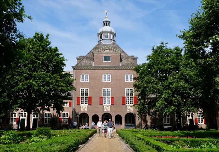 The Hague: Courtyard Walking Tour