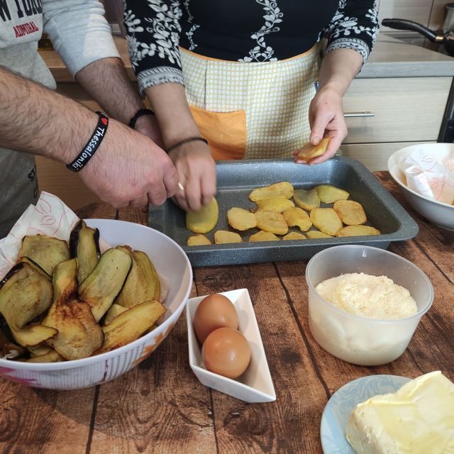 Thessaloniki: Cooking & Dining Experience with Greek Family