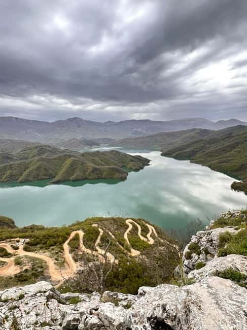Tirana/Durres: Bovilla Lake Trip and Optional Mt. Gamti Hike