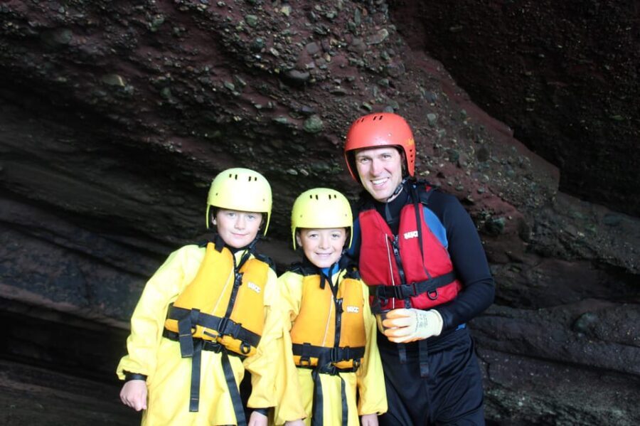 Torquay: Coasteering 5* Geopark Tour in Torquay