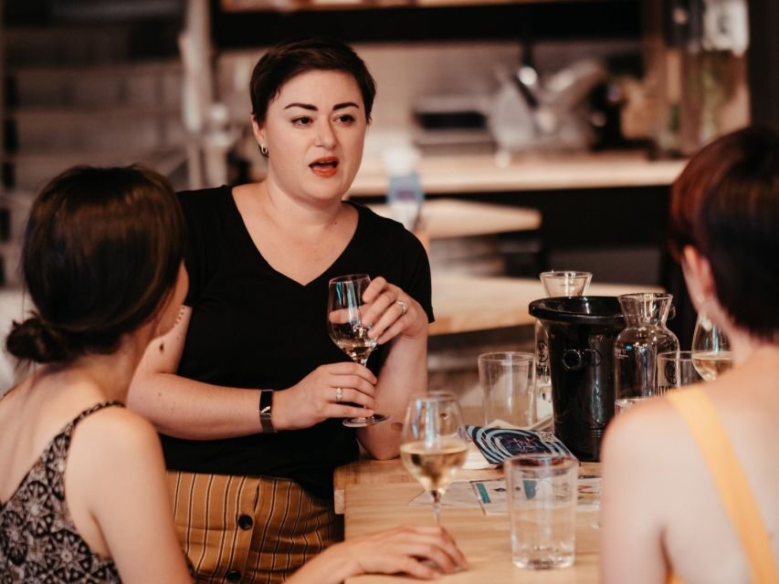 Toulouse: Wine Bar Walking Tour with a Local Wine Expert