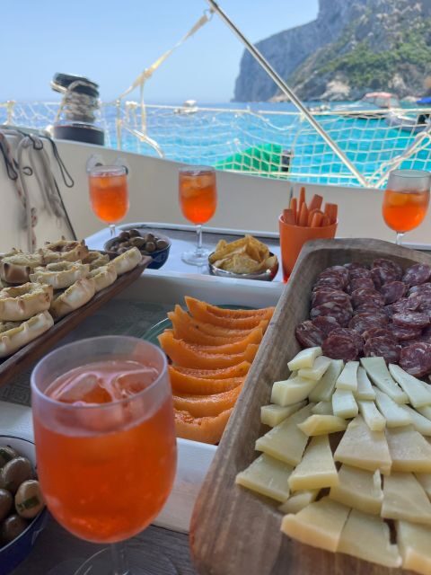 Tour in barca a vela in partenza da Arbatax - A Taste of Local Sardinian Flavors