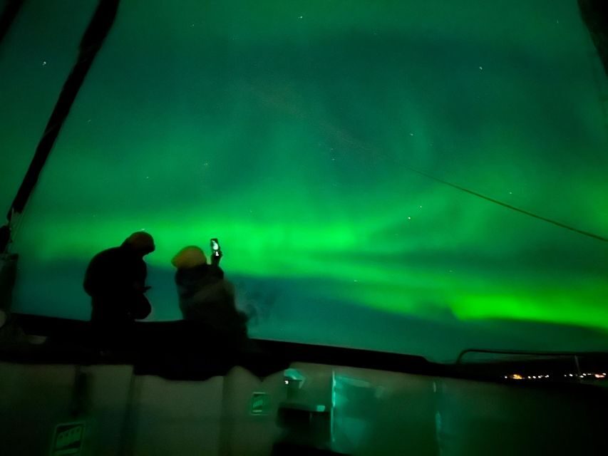 Tromso: Luxury Northern Lights Cruise with Hot Tub & Dinner