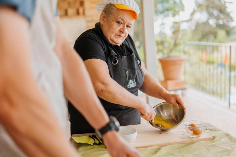 Tuscany: Pici Pasta Cooking Class with Farm Tour & Lunch