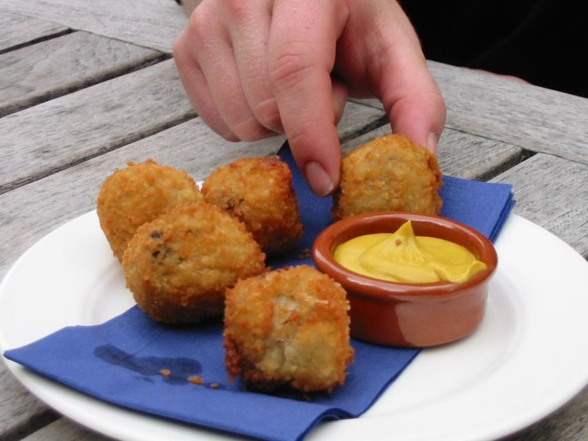 Utrecht - Food Tour: Try out 6 dutch bites