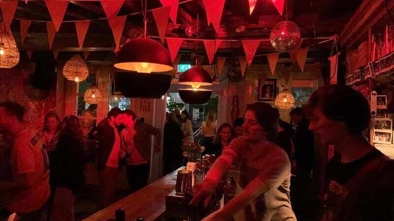 Utrecht: Ultimate Leos Pub Crawl with Local Host & Shots