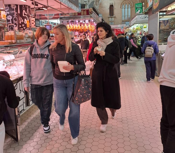 Valencia Food Tour with Tapas & Drinks with a Local