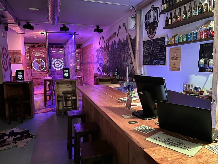 Valencia: Interactive Axe Throwing 1h
