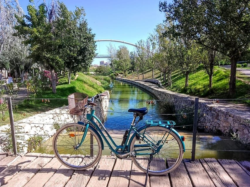 Valencia: Normal bike and Electric bike Rental Ruzafa