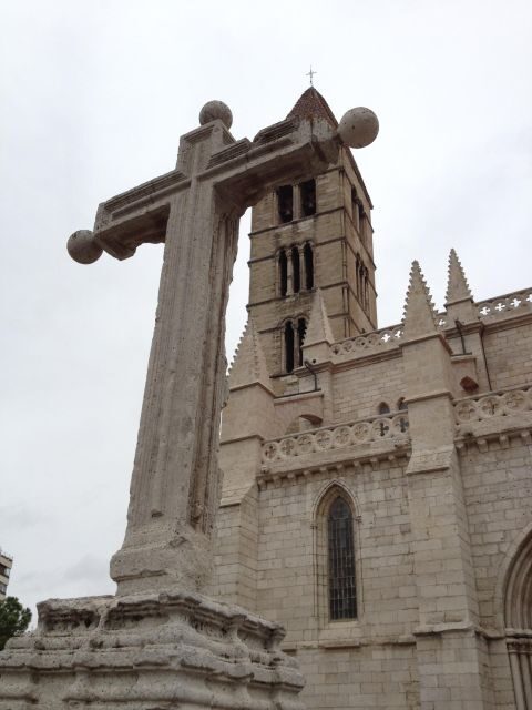 Valladolid: Private Guided Tour with Tapas and Wine Tasting