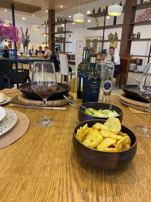 VALLADOLID: TOUR with a sommelier. Tasting of 3 wines + TAPAS.