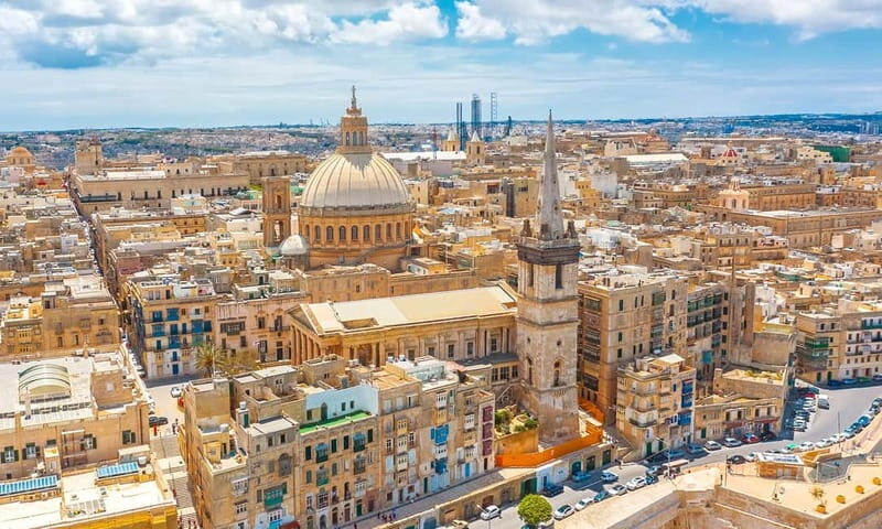 Valletta Full-Day Guided Tour in French w/ Lunch & Transport