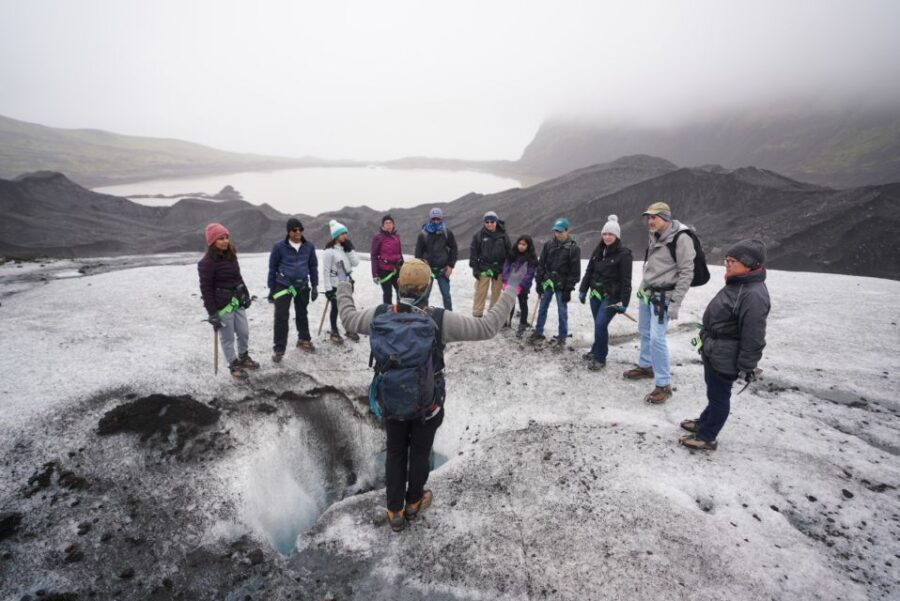 Vatnajökull: Short Glacier Encounter Walk with 4x4 Transfer