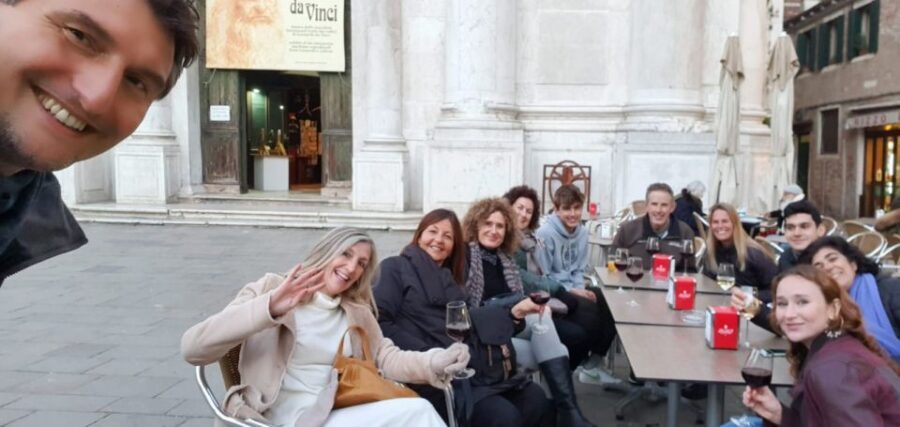 Venice: Local Secrets of Venice Tapas & Wine Walking Tour