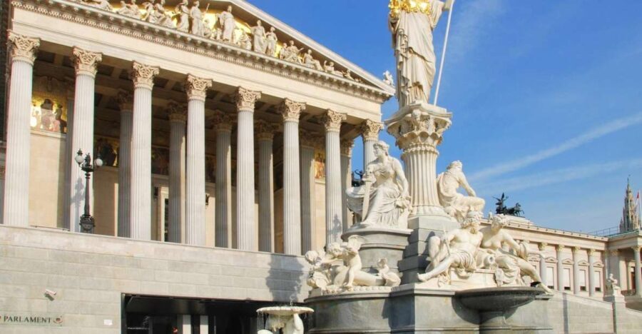 Vienna: City Center Guided Walking Tour
