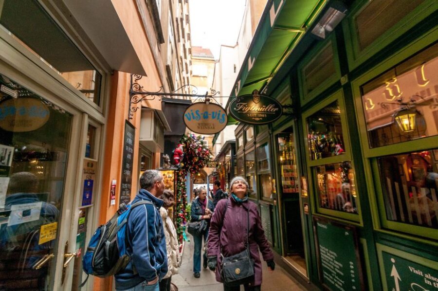 Vienna: Romantic Old Town 2-Hour Discovery Tour