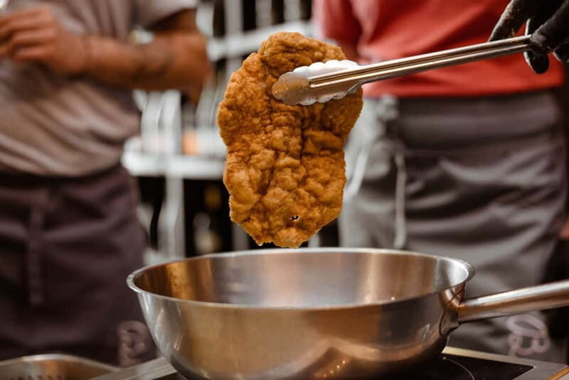 Vienna: Schnitzel-Cooking Class & Tasting
