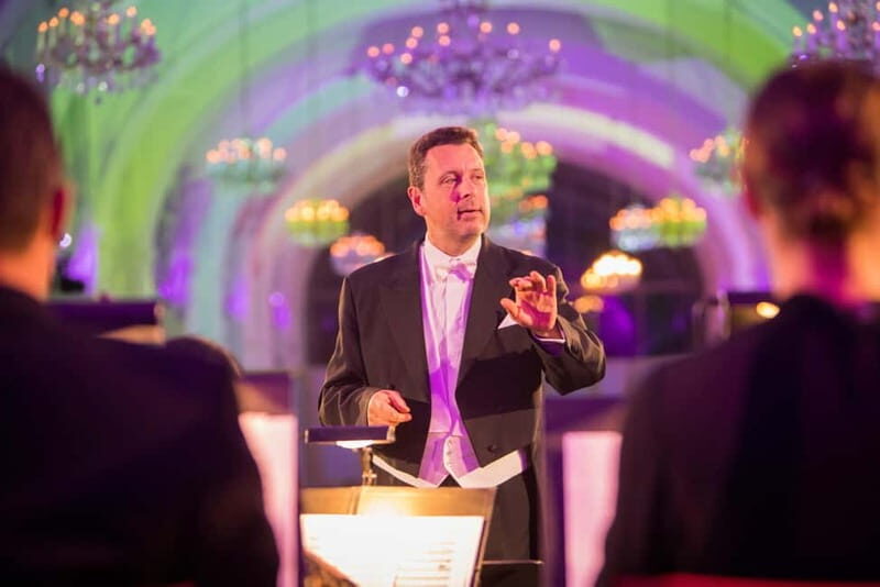 Vienna: Schönbrunn Palace Evening Tour, Dinner and Concert