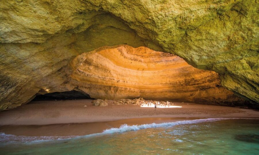 Vilamoura: 3 Hours Caves & Coastline Tour - "Unwind"