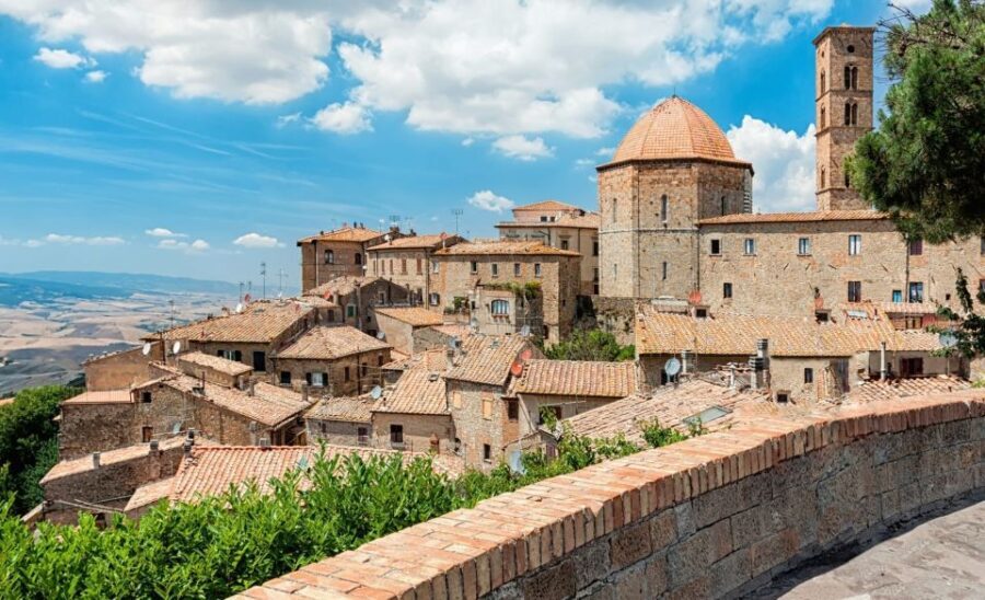 Volterra: Piazza dei Priori & Cathedral Private Walking Tour