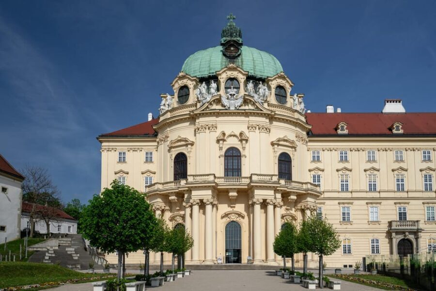 Wachau Valley: 3 Castles & Wine Private Guided Day Tour