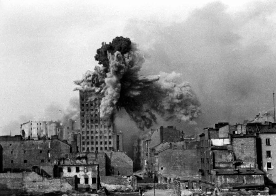 World War 2 in Warsaw walking tour in English