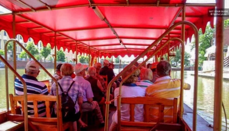 Wrocaw: Gondola cruise with a guide (1 hour)