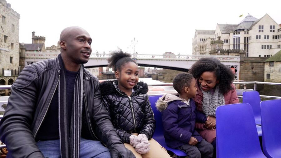 York: Daytime Sightseeing Boat Cruise with Live Commentary