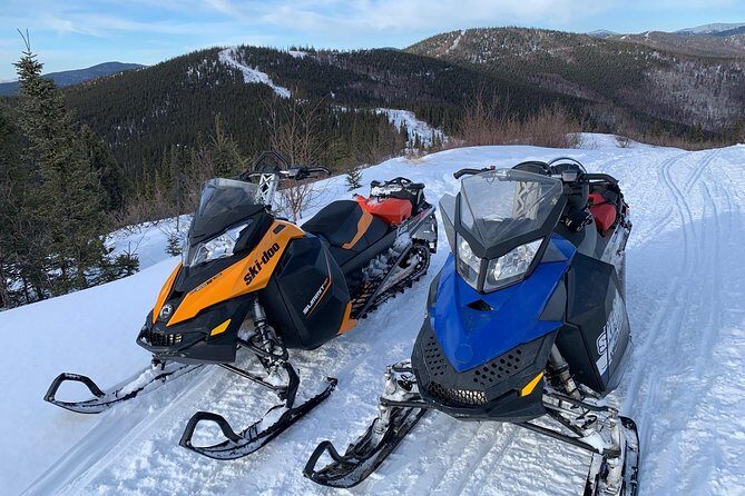 2-Hour Snowmachine Tour - The Guides and Equipment