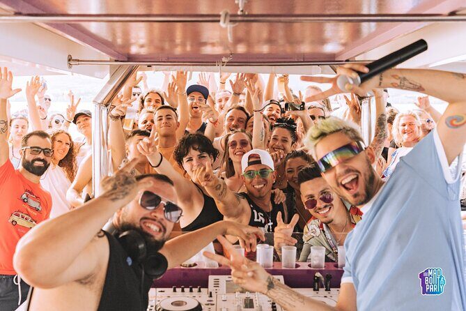 3 hours on the craziest boat party in Malaga