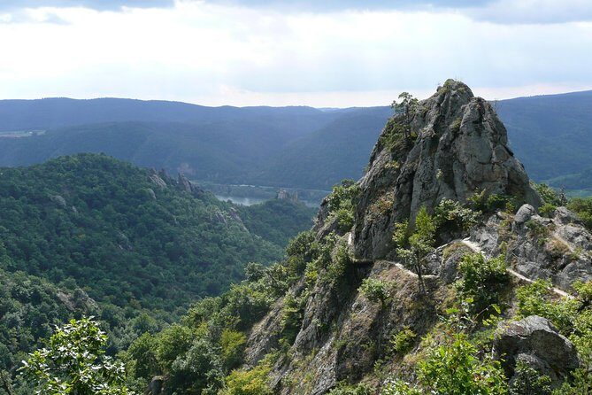 4-Hour Private Alpine Hiking Tour 'In the footsteps of king Lionheart'