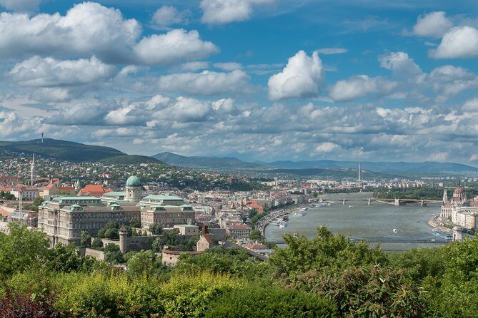 4 hours long private minivan tour in Budapest - Navigating Budapest’s Highlights in 4 Hours
