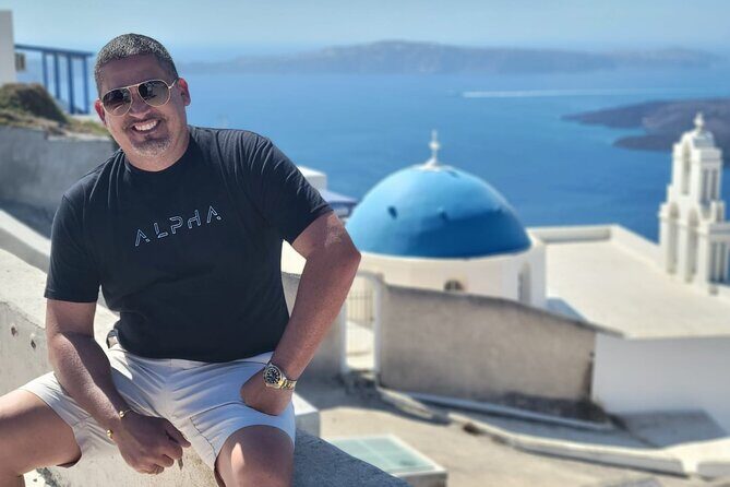 4 hrs PRIVATE island tour and photos, Oia and Blue domes