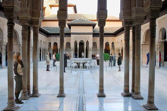Alhambra Private/Small Group Tour & Nasrid Palaces Skip the Line - What Sets This Tour Apart?