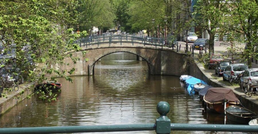 Amsterdam: 2.5-Hour Historic Private Walking Tour - Visiting Architectural Gems and Historic Streets