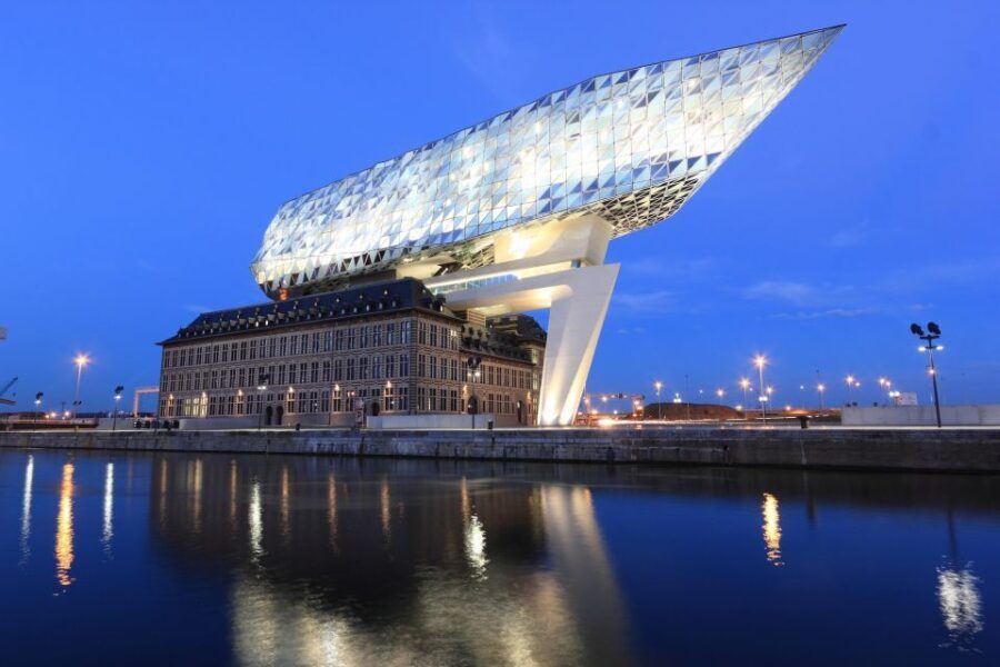 Antwerp: Private Walking Tour with a Local