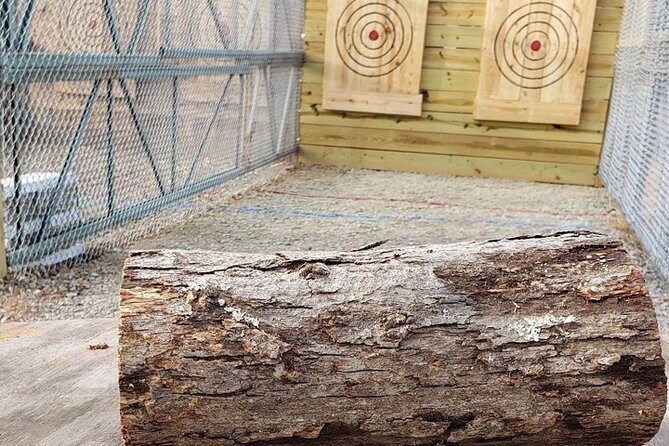 Axe Throwing Training - The Meeting Point and Practical Details