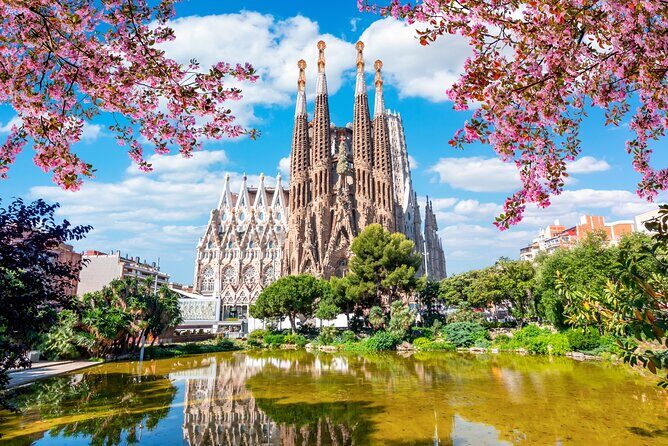 Barcelona Scavenger Hunt and Sights Self-Guided Tour - Who Will Love This Tour?