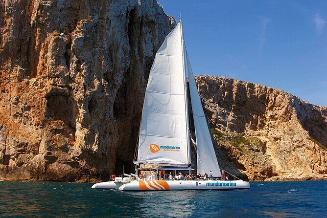 Bay trip in Calpe or Altea with a sailing catamaran