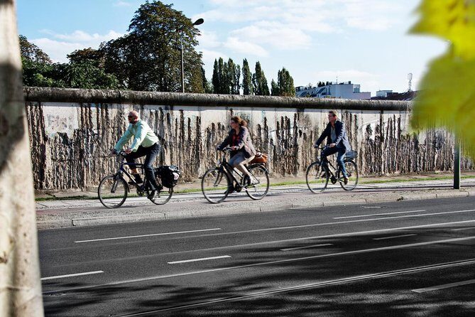 Berlin: Guided Bike tour of the Berlin Wall and Third Reich