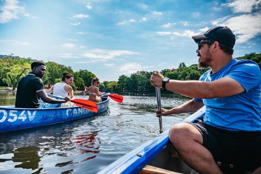 Berlin: Guided Tour by Canoe