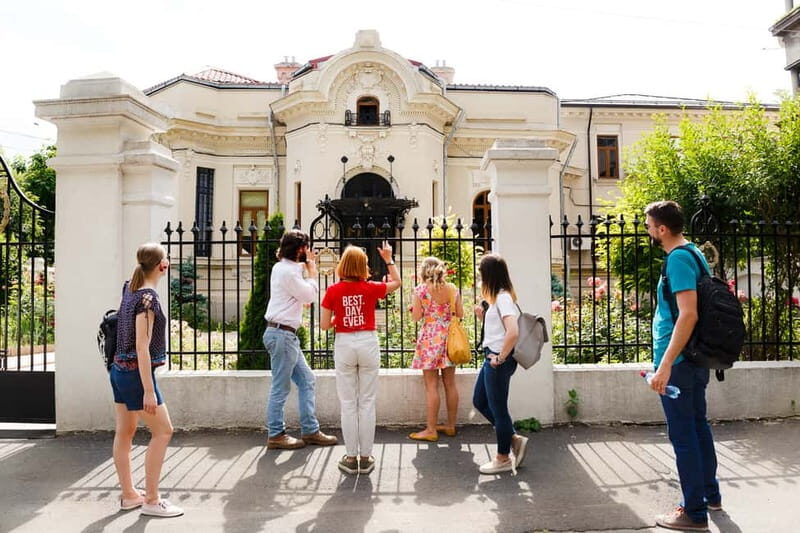 Bucharest: Hidden Markets Walking Tour with Tastings