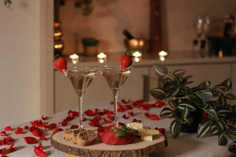 BUDAPEST, Day Spa : Couples Massage with Roses Bubble Bath - What Makes This Experience Special?