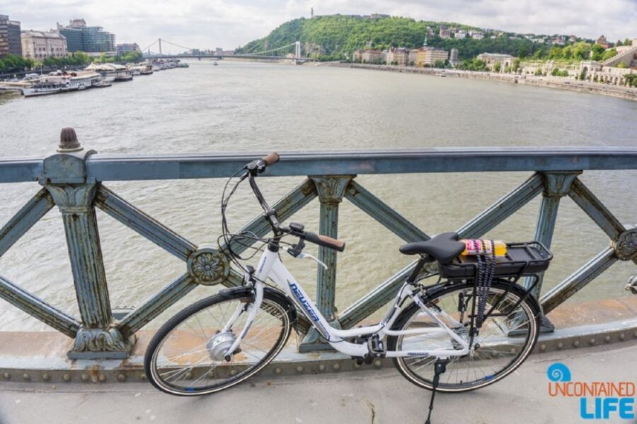 Budapest: E-Bike Guided Tour and Castle Hill