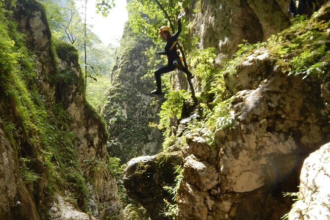 Canyoning in Nevidio Canyon