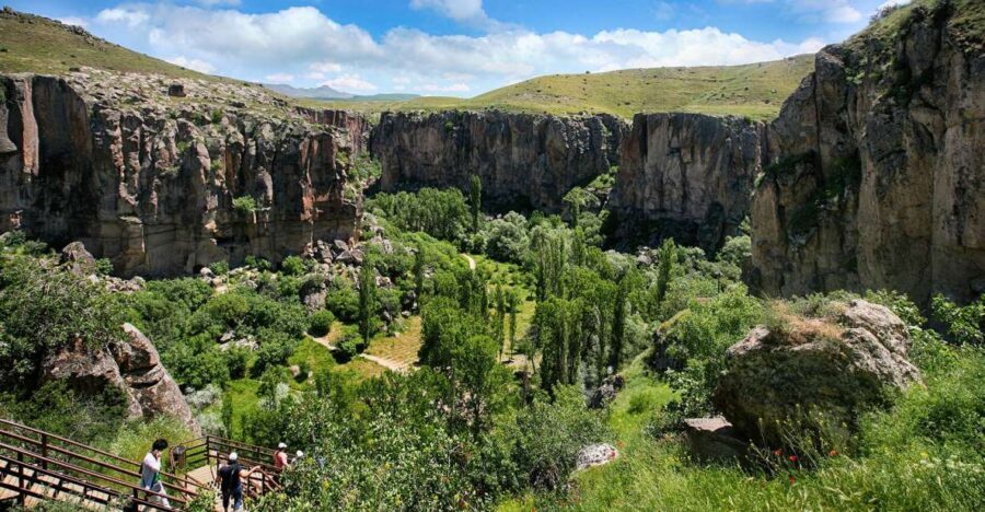 Cappadocia: Guided Tour with Lunch & Visit to Ihlara Canyon