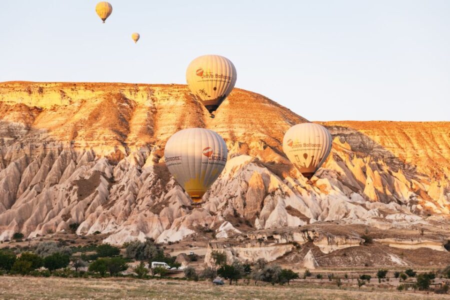 Cappadocia: Hot Air Balloon Trip in Goreme with Breakfast