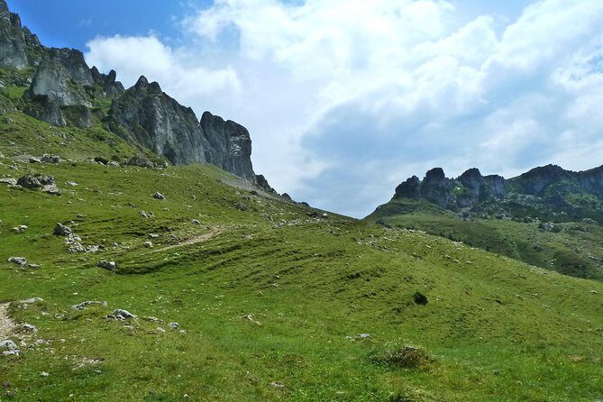 Carpathians in Romania: Bucegi Natural Park with native Spanish guide.