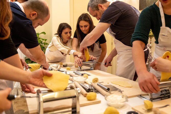 Cesarine: Small Group Pasta and Tiramisu Class in Sorrento