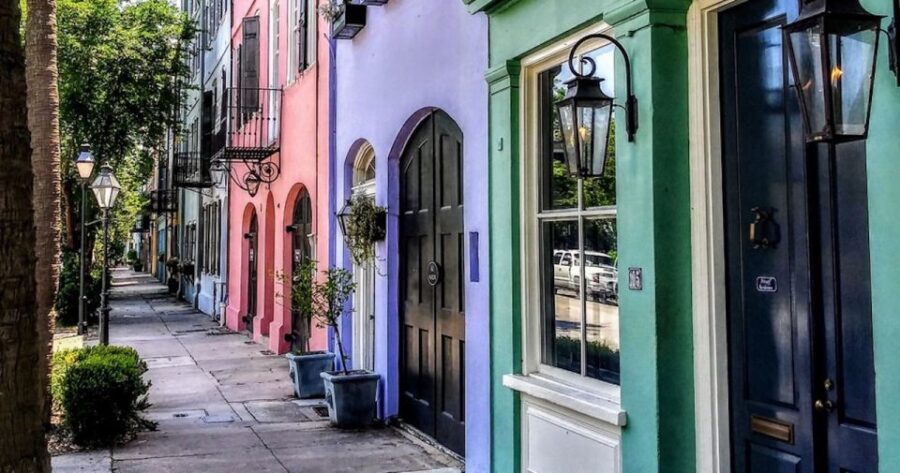 Charleston History Tour-Small Groups Only-History & Alleys - An Honest Look at the Charleston History Tour